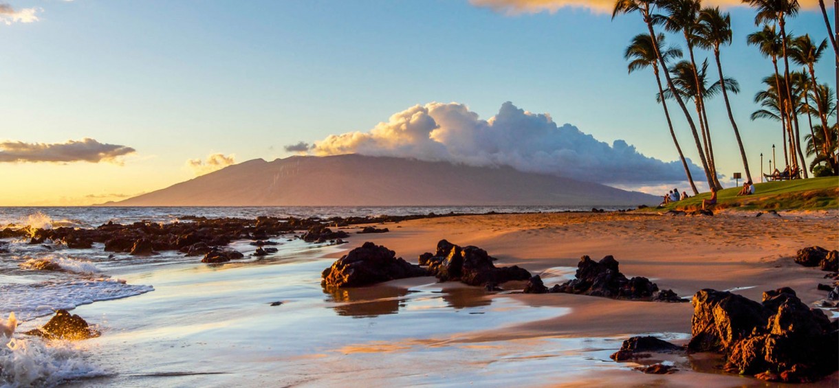 Best Hawaii Overwater Bungalows & Huts in 2026 - tripbirdie.com